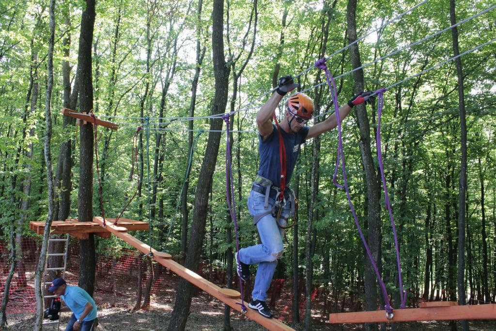 Demonstrație în Aventura Parc înaintea deschiderii oficiale. Publicul ...